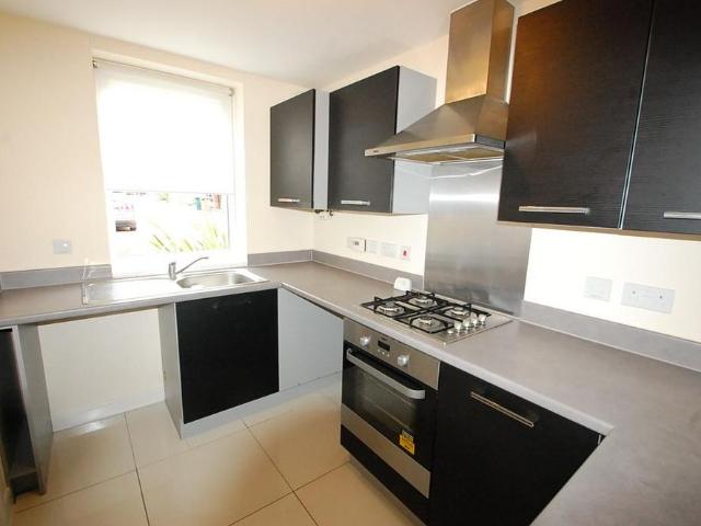 2 bedroom townhouse to rent