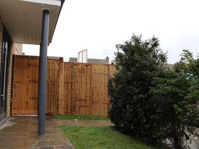 2 bedroom townhouse to rent