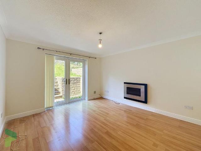 2 bedroom townhouse to rent