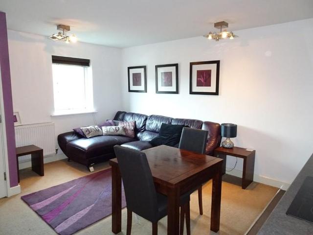 2 bedroom townhouse to rent