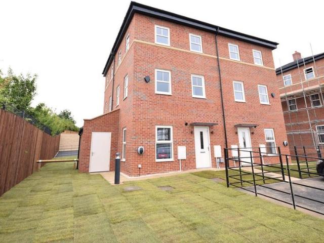 2 bedroom townhouse to rent