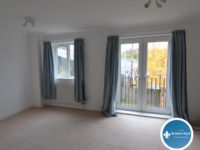 2 bedroom townhouse to rent