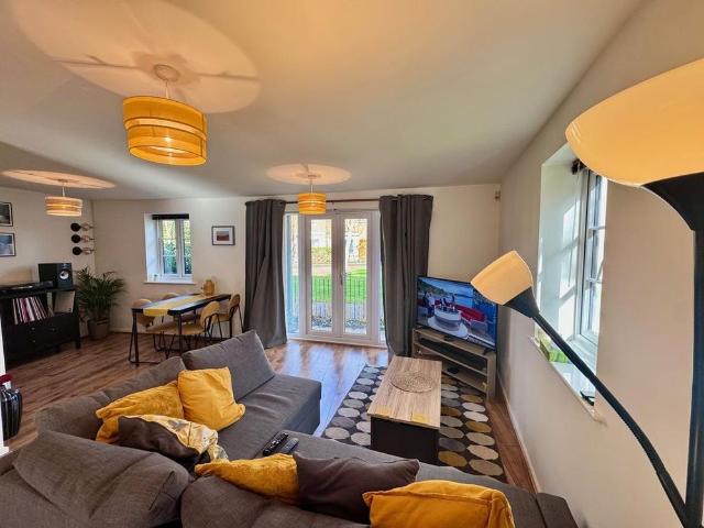 2 bedroom townhouse to rent