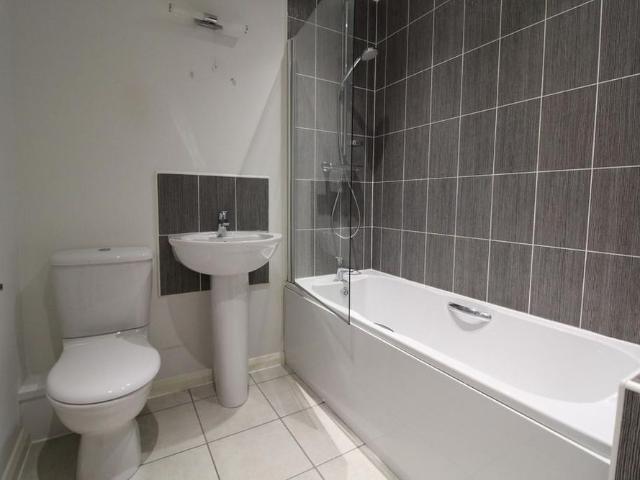 2 bedroom townhouse to rent