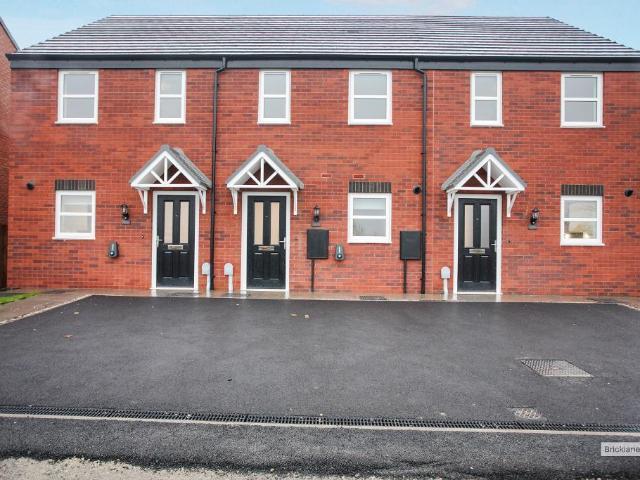 2 bedroom townhouse to rent