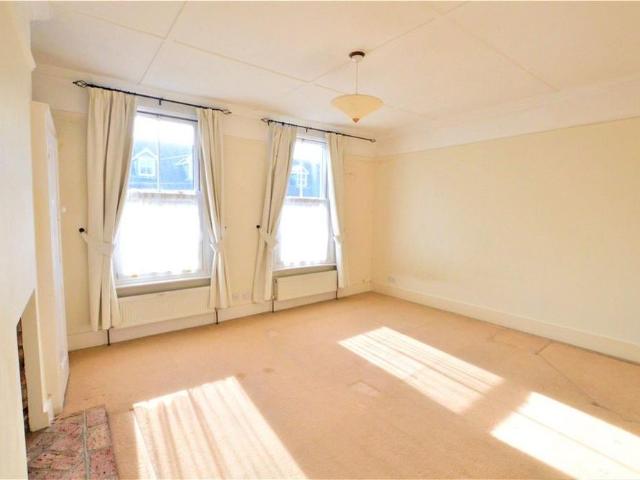 2 bedroom townhouse to rent