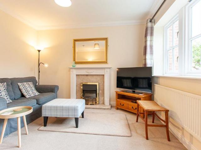 2 bedroom townhouse to rent