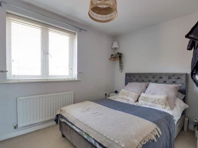 2 bedroom townhouse to rent