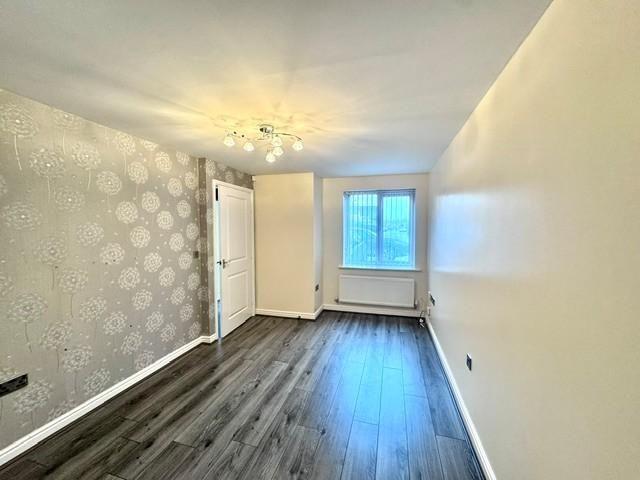 2 bedroom townhouse to rent