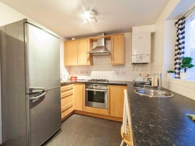 2 bedroom townhouse to rent