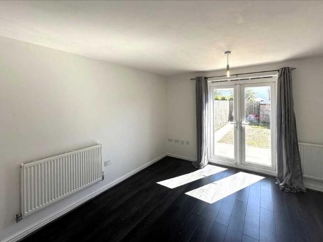 2 bedroom townhouse to rent