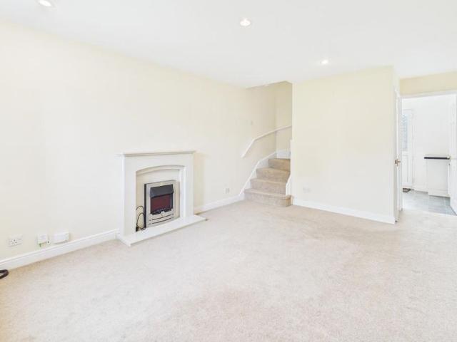 2 bedroom townhouse to rent