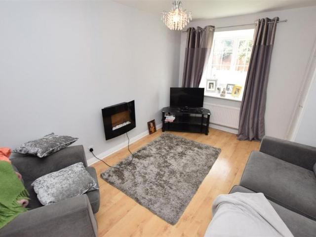 2 bedroom townhouse to rent