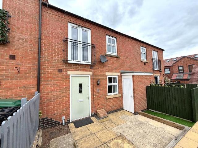 2 bedroom townhouse to rent