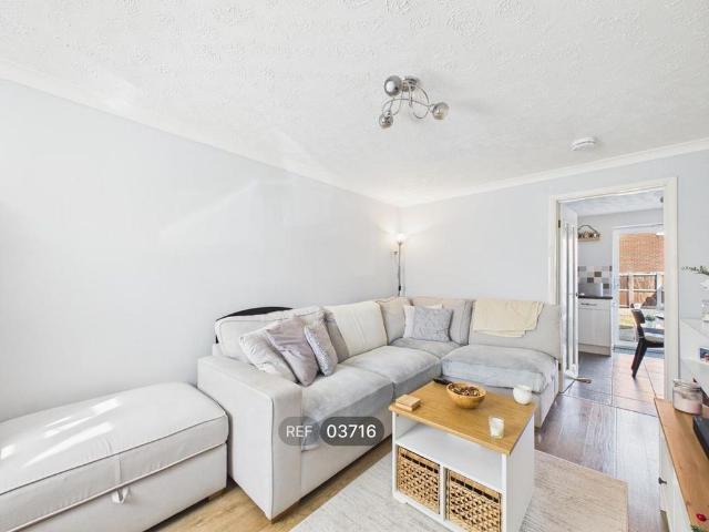 2 bedroom townhouse to rent
