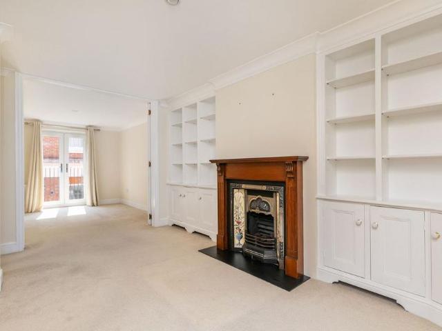 2 bedroom townhouse to rent