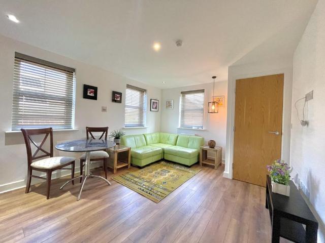 2 bedroom townhouse to rent