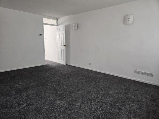 2 bedroom townhouse to rent