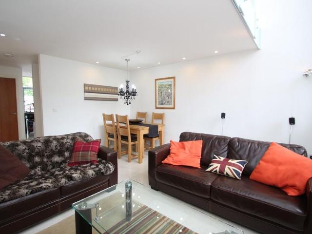 2 bedroom townhouse to rent