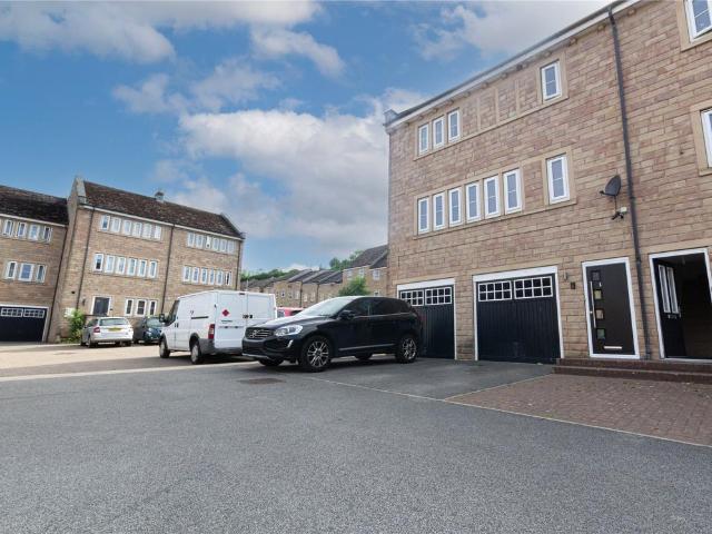 2 bedroom townhouse to rent