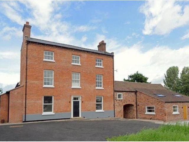 2 bedroom townhouse to rent