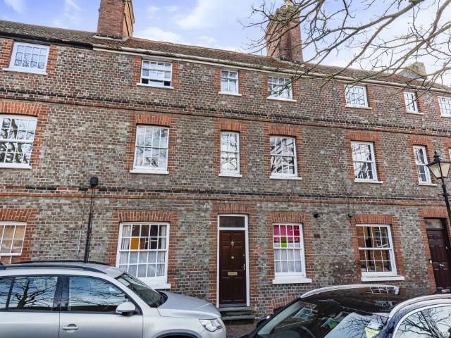 2 bedroom townhouse to rent