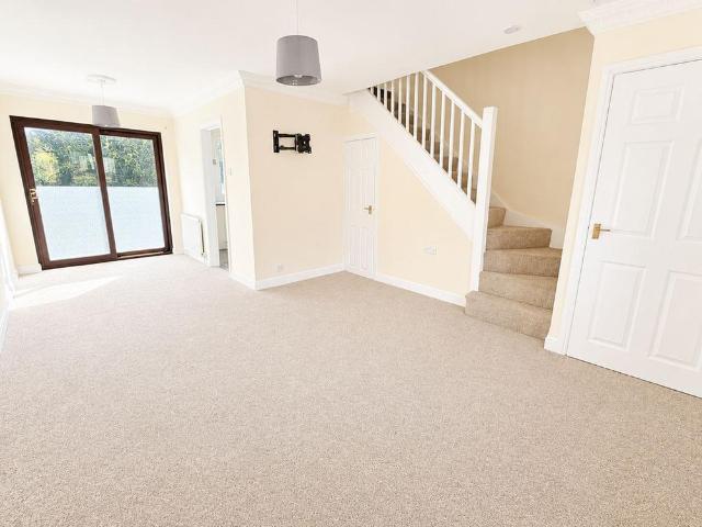 2 bedroom townhouse to rent