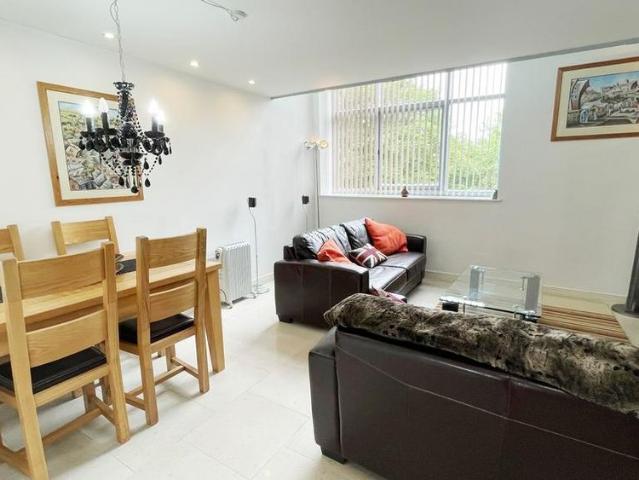 2 bedroom townhouse to rent