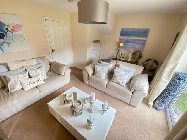 2 bedroom townhouse to rent