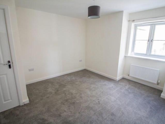 2 bedroom townhouse to rent