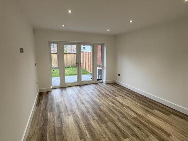 2 bedroom townhouse to rent