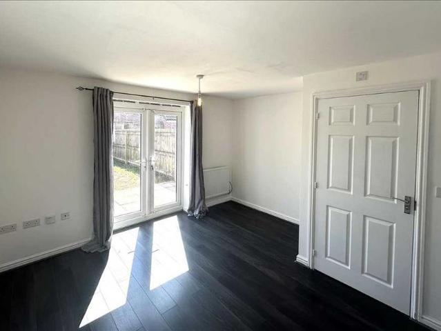 2 bedroom townhouse to rent