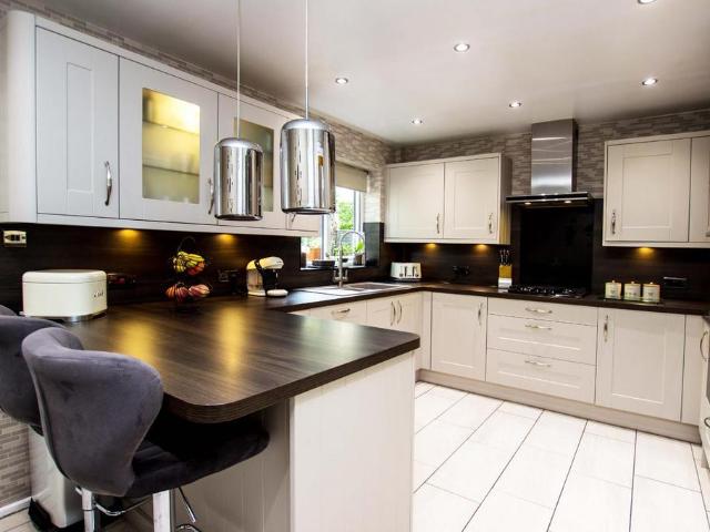 2 bedroom townhouse to rent