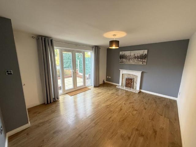 2 bedroom townhouse to rent