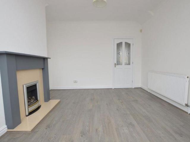 2 bedroom townhouse to rent