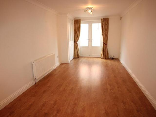 2 bedroom townhouse to rent