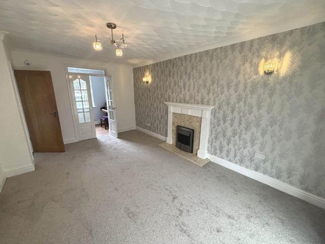 2 bedroom townhouse to rent
