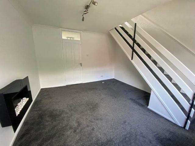 2 bedroom townhouse to rent