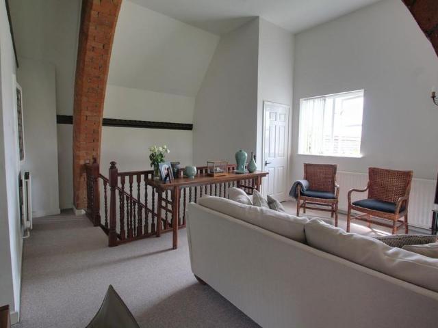 2 bedroom townhouse to rent