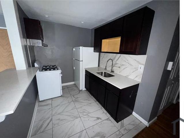 2 Bedroom Townhouse 328 Roseville Ave in Newark, NJ 07107 | AffordableHousing. Com