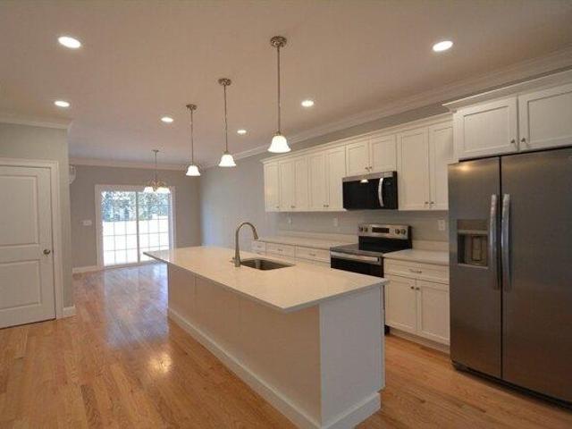 2 bedroom, Townsend MA 01469 104262226