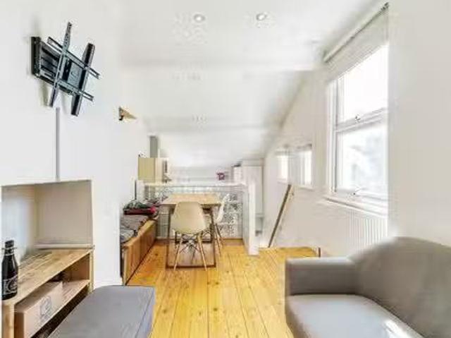 2+ bedroom to rent in Danbrook Road, London, SW16