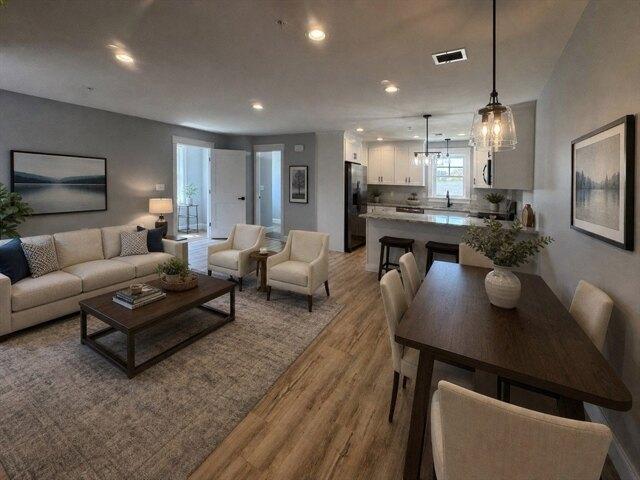 2 bedroom, Taunton MA 02780 103126776