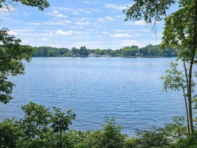 2 bedroom, Taunton MA 02780 104760021