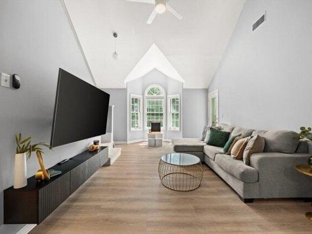 2 bedroom, Taunton MA 02780 105080008