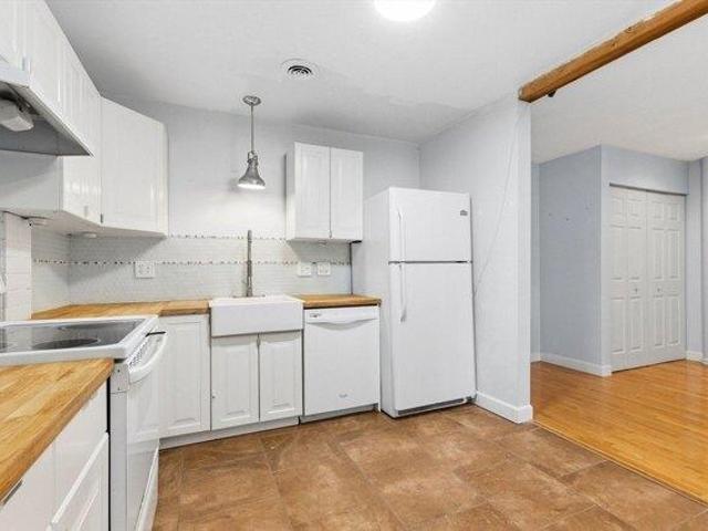 2 bedroom, Taunton MA 02718 104510191