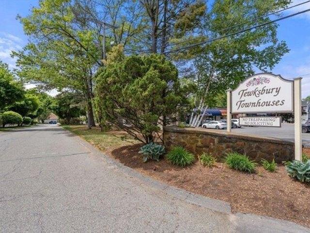 2 bedroom, Tewksbury MA 01876 103020748