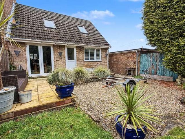 2 Bedroom Terraced Bungalow
