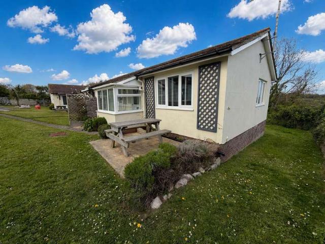 2 Bedroom Terraced Bungalow