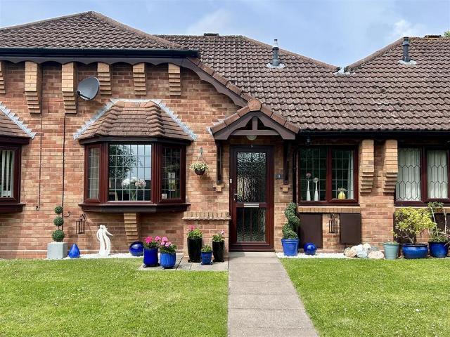 2 bedroom terraced bungalow for sale